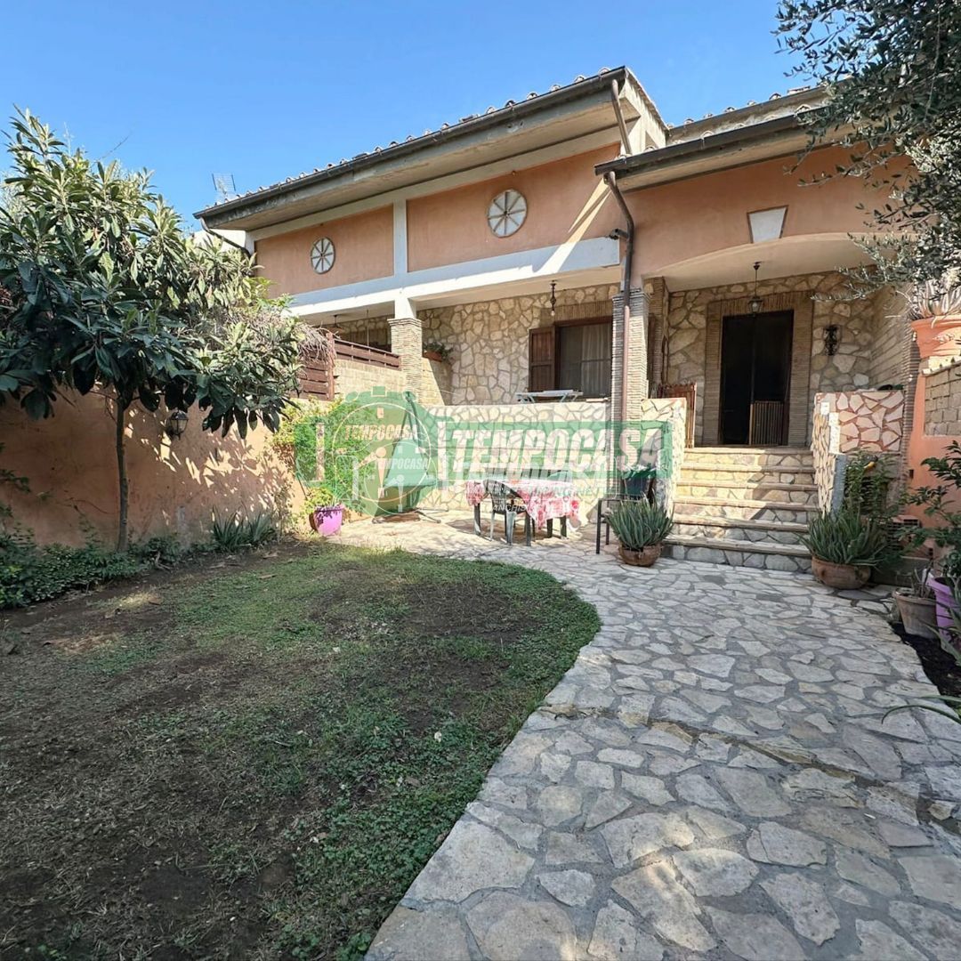 Villa A Schiera In Vendita A Anguillara Sabazia Euro 239 000 Mq 150 villa-a-schiera-in-vendita-a-anguillara-sabazia-euro-239-000-mq-150