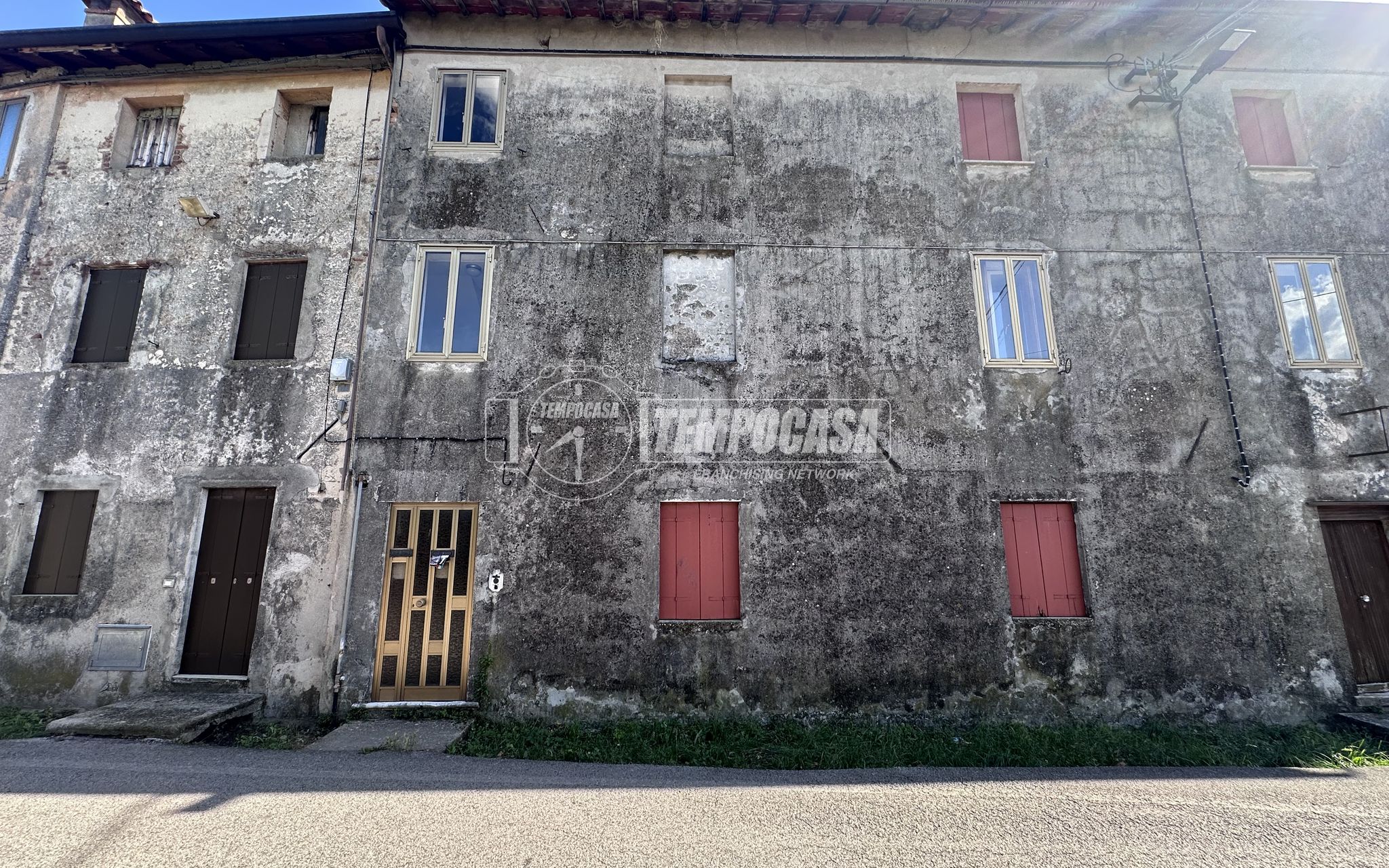 5+ locali in Vendita a Bassano del Grappa | Euro 300.000 | Mq 202 ...